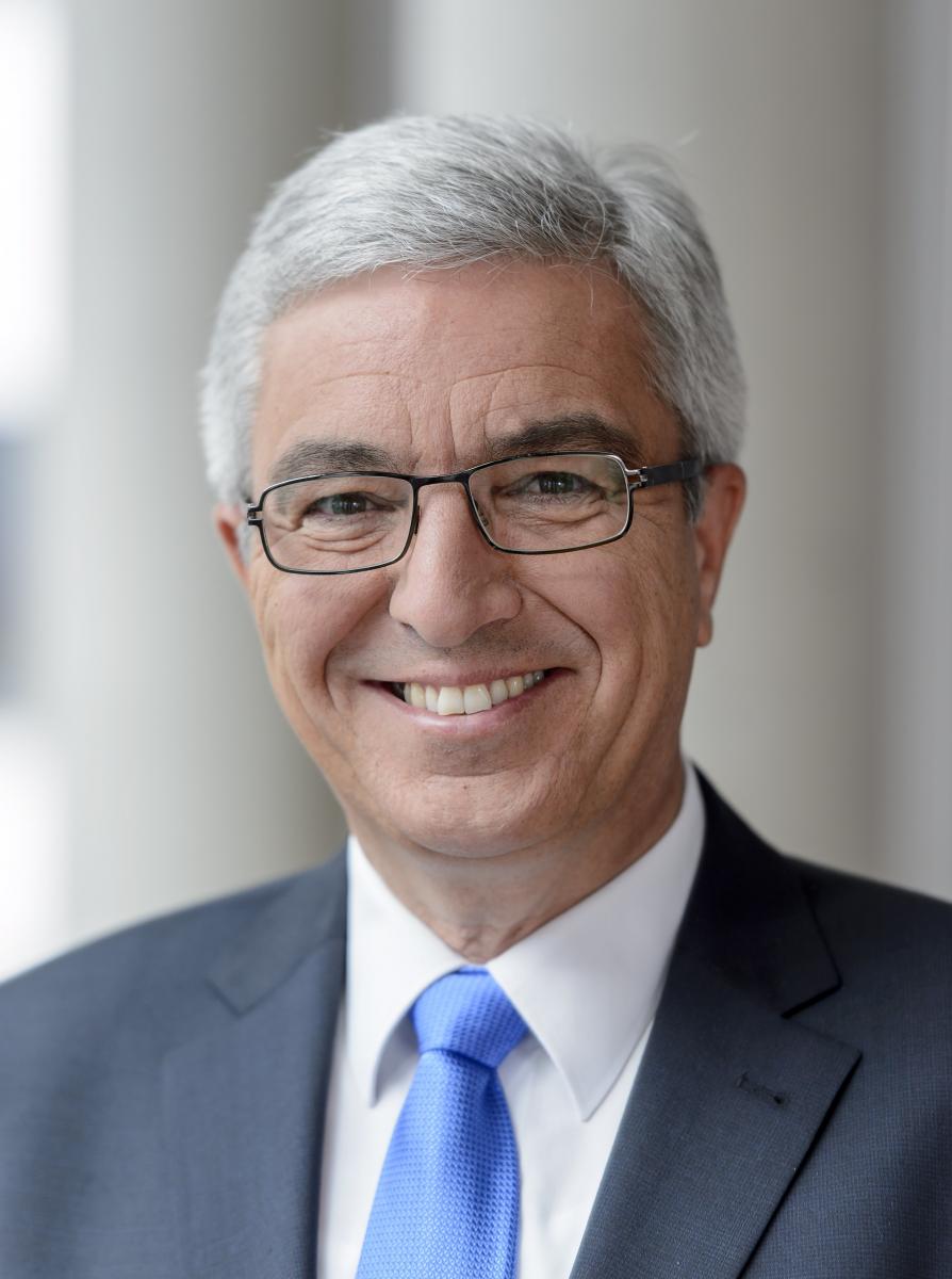 Grußwort von Herrn Staatsminister Lewentz zum Jahreswechsel | BKS ... Grußwort von Herrn Staatsminister Lewentz zum Jahreswechsel | BKS ...